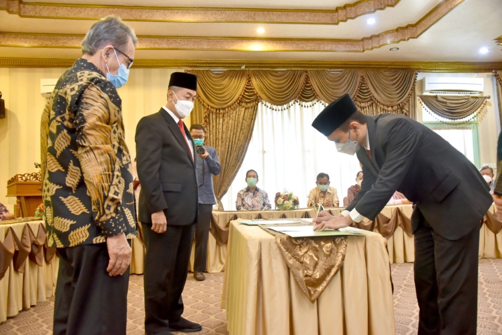 Rektor Unbrah Lantik Dekan dan Wakil Dekan I Kedokteran Baru ...